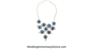 What Is The 5th Wedding Anniversary Symbol | Color | Gift?